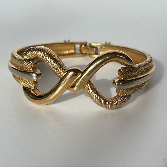 Monet | Jewelry | Vintage Monet Bow Push Box Clasp Gold Tome Bracelet ...